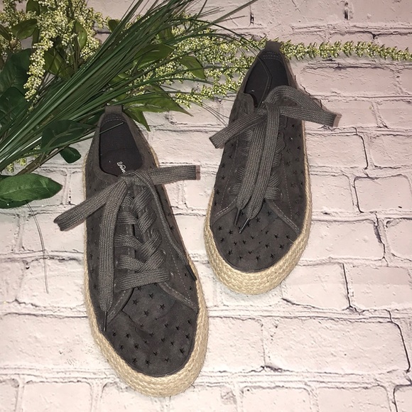 Universal Thread | Shoes | Universal Threads Grey Shoes Flats Nwt Sz 8 ...